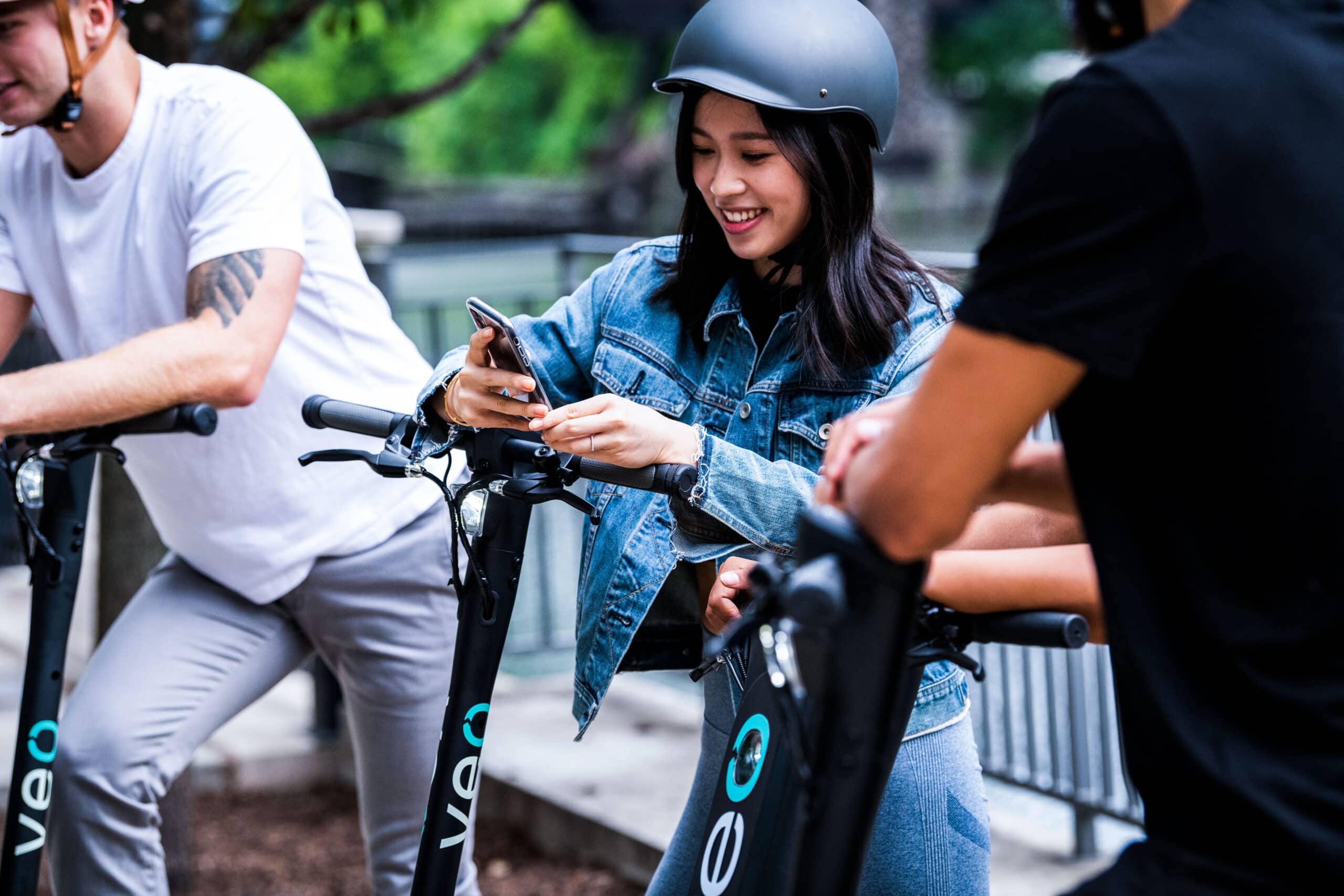 Santa Monica Travel & Tourism Partners with VEO on Helmet Distribution ...